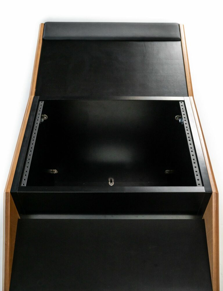 Genesis 8U Solo Studio Desk - Dangerfox